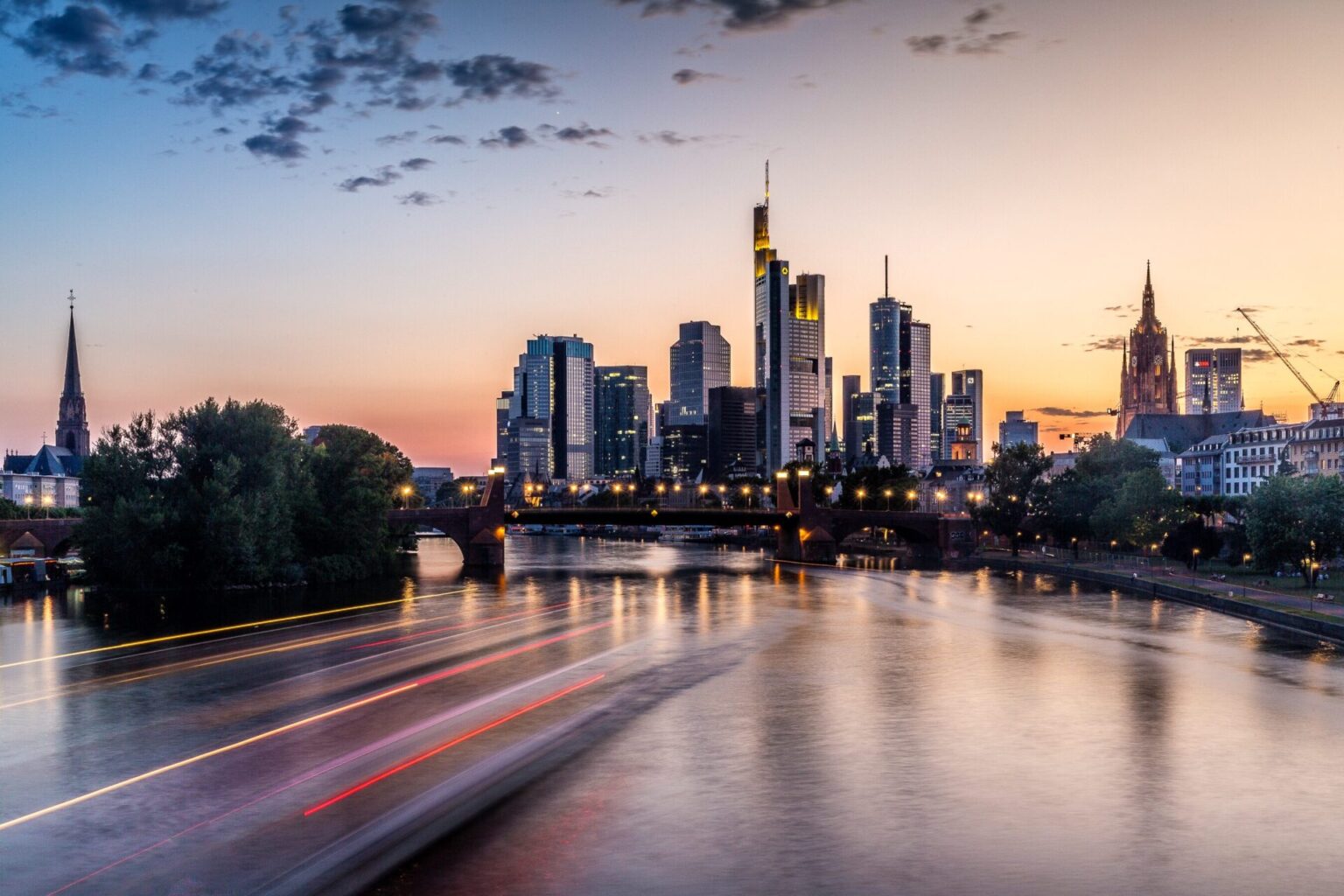 20 Most Stunning Skylines in the World | Smartech